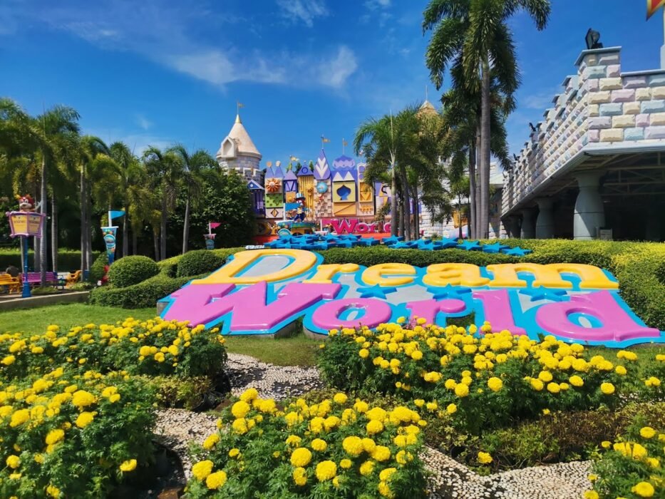 Aufregende Fahrten, spektakuläre Shows: Dream World Bangkok enthüllt